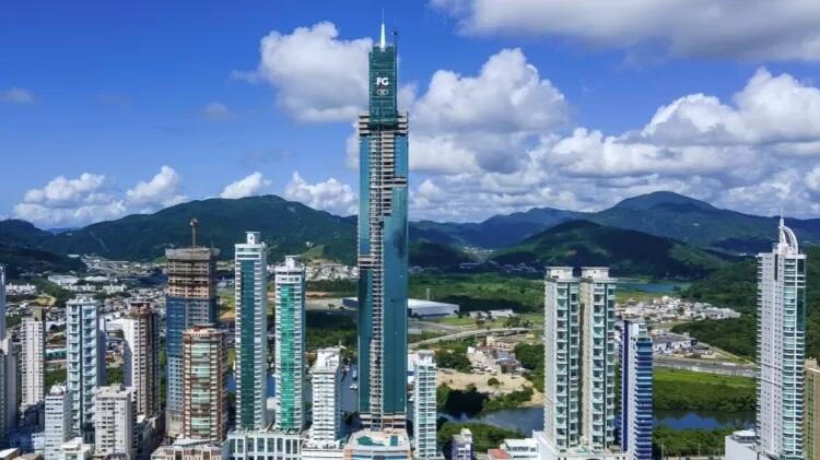 Quais os 10 prédios mais altos do Brasil? 6 estão em Balneário Camboriú ...